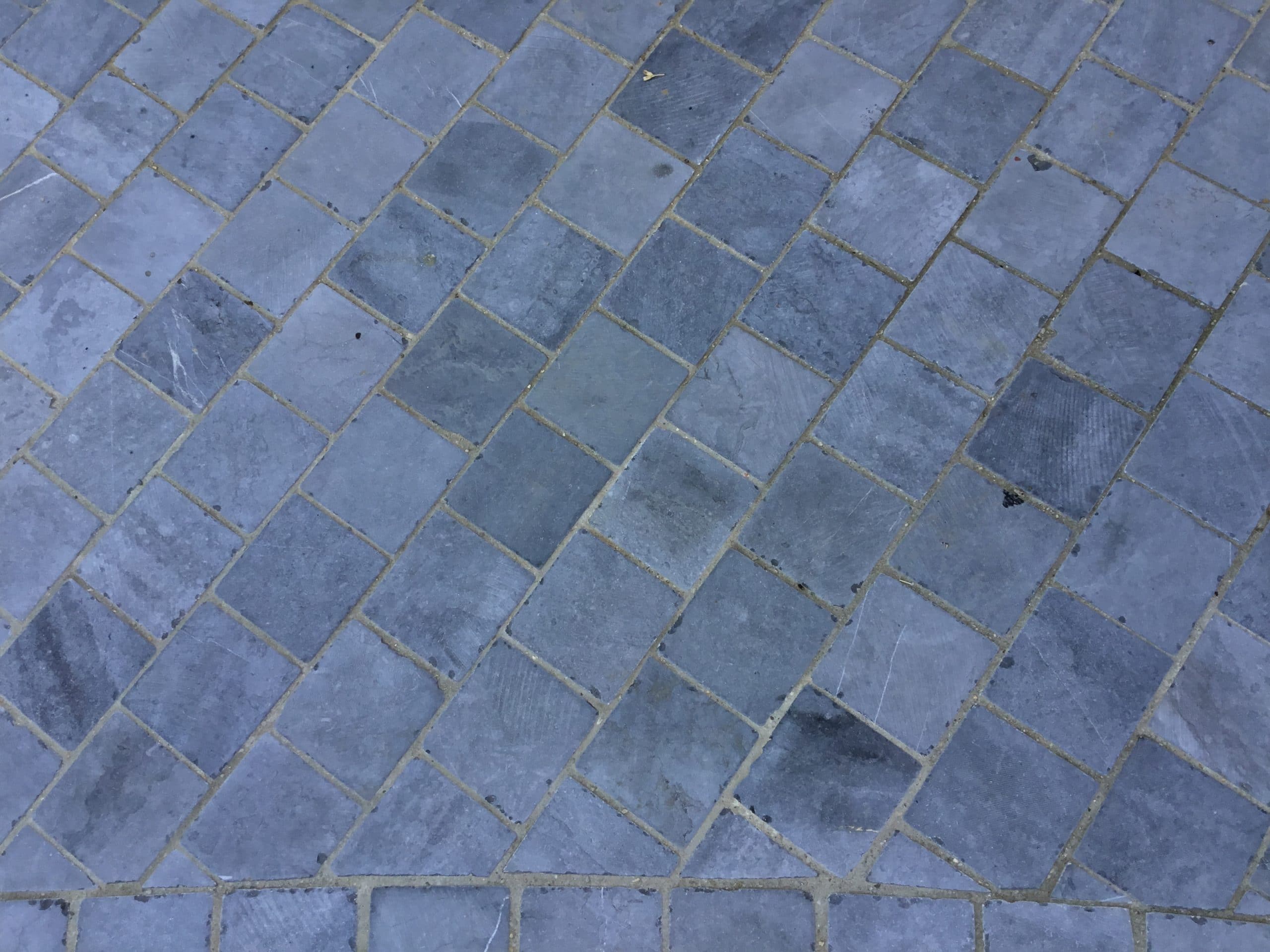 Pavés Pierre Bleue patinés l Pavés en pierre naturelle l Pierre et Parquet