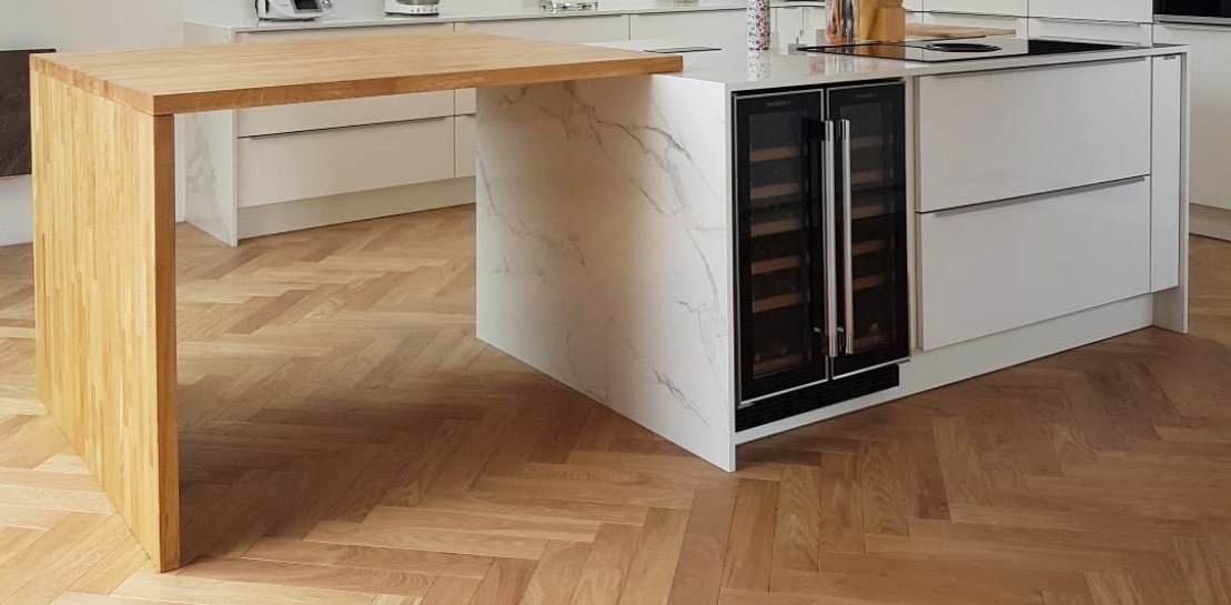 Cuisine en parquet Bâton Rompus | Pierre et Parquet